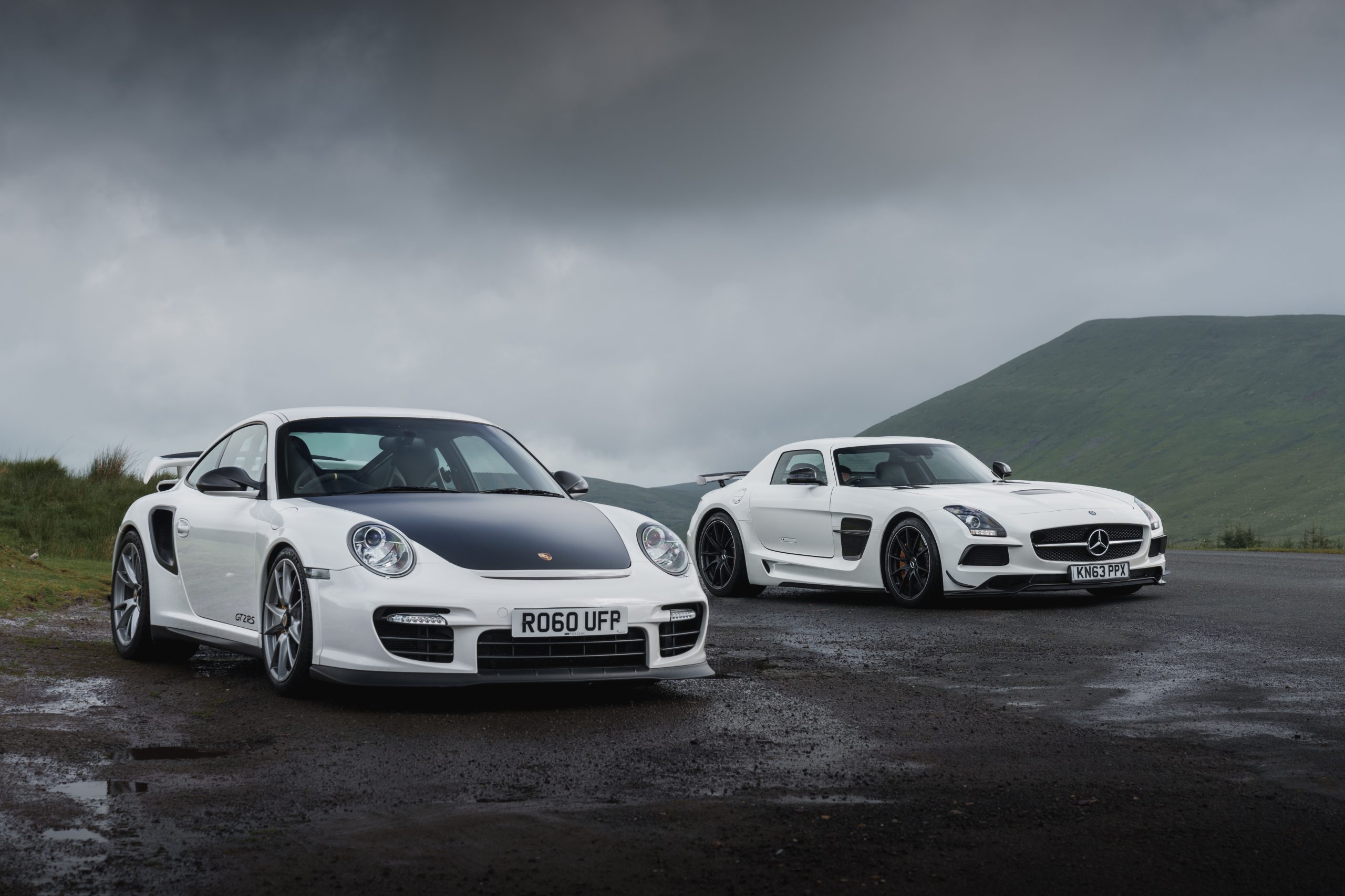Porsche 911 GT2 RS v Mercedes-Benz SLS AMG Black Series